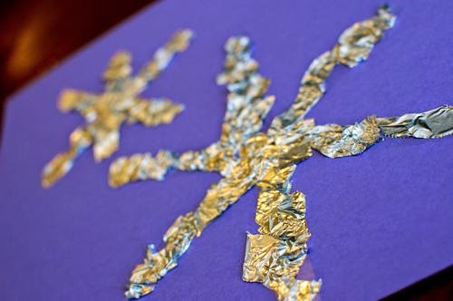 Tin Foil Snowflakes | Munchkins and Mayhem