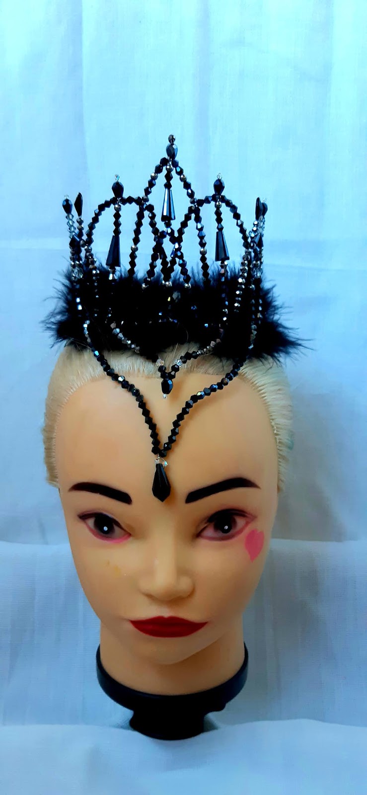 Anna's dance accesories: Black swan tiara
