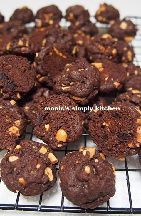 Famous Amos Double Chocolate Cookies - Monic's Simply Kitchen