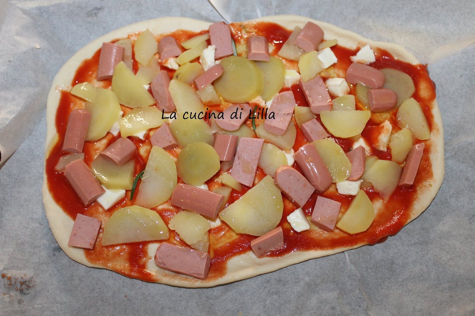 Pizza: Pizza Wurstel e patate