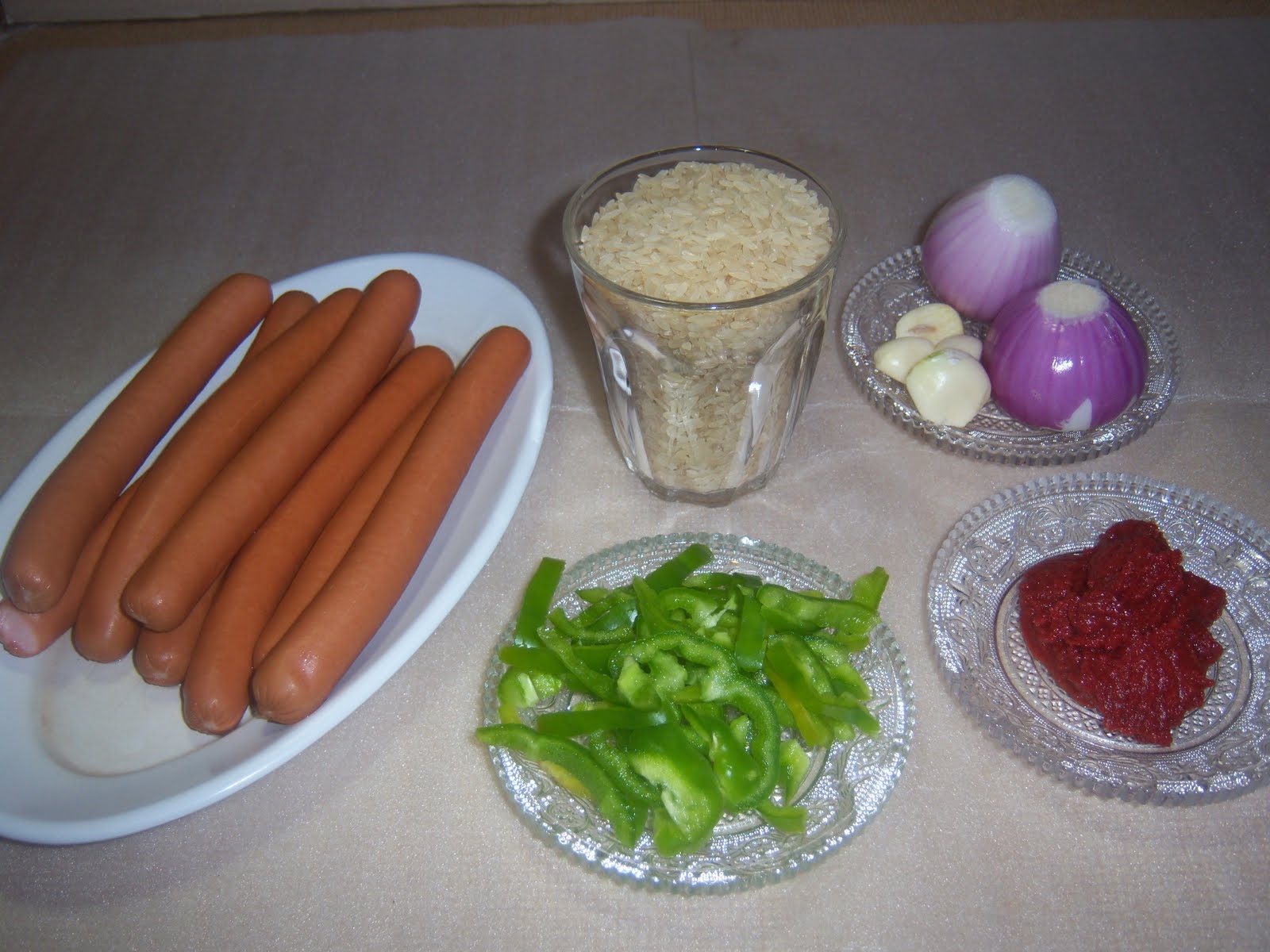 hagegie homade: Hot dogs with rice