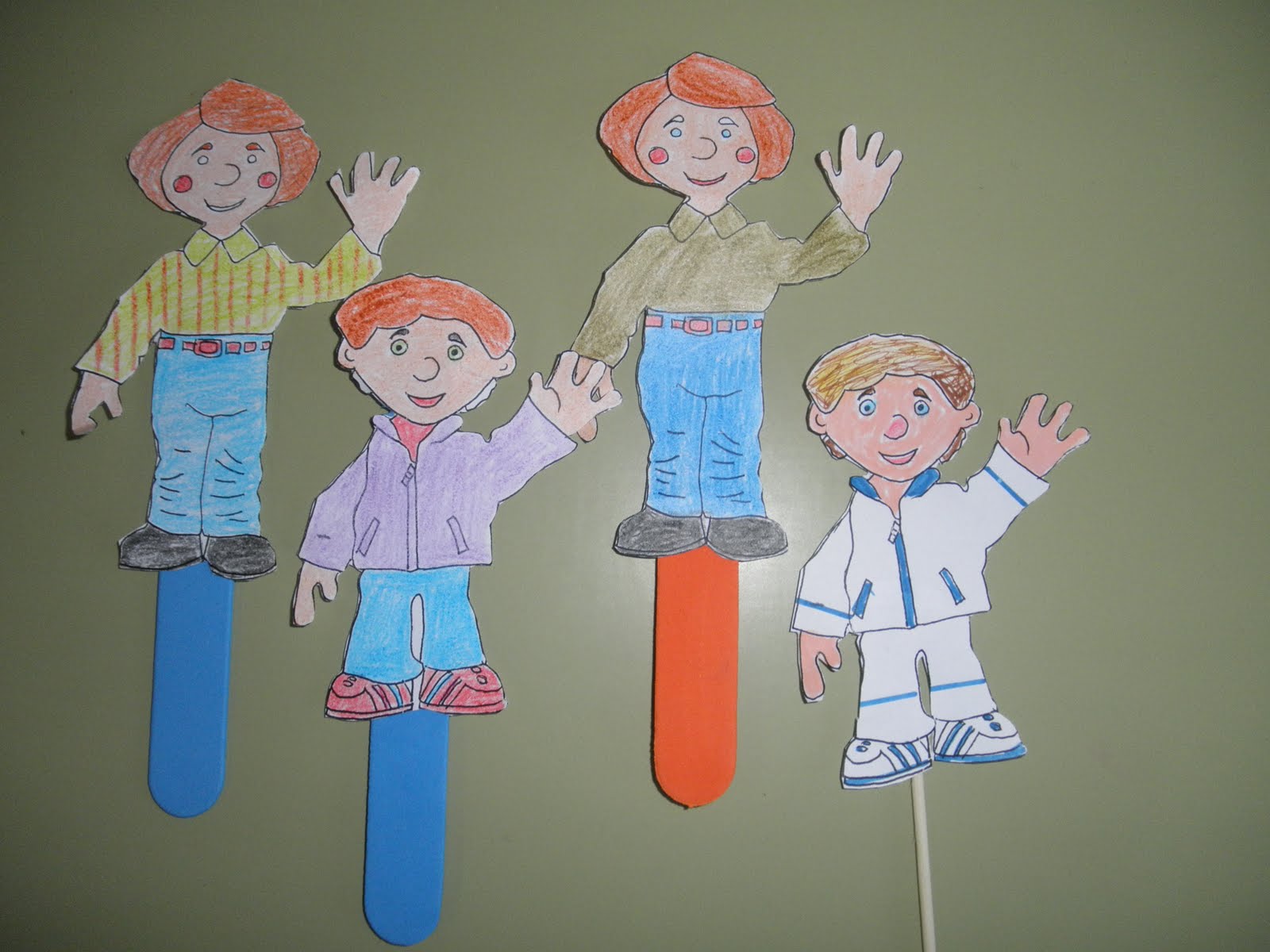 WHAT´S ON T.V.?: POSTMAN PAT FAMILY PUPPETS