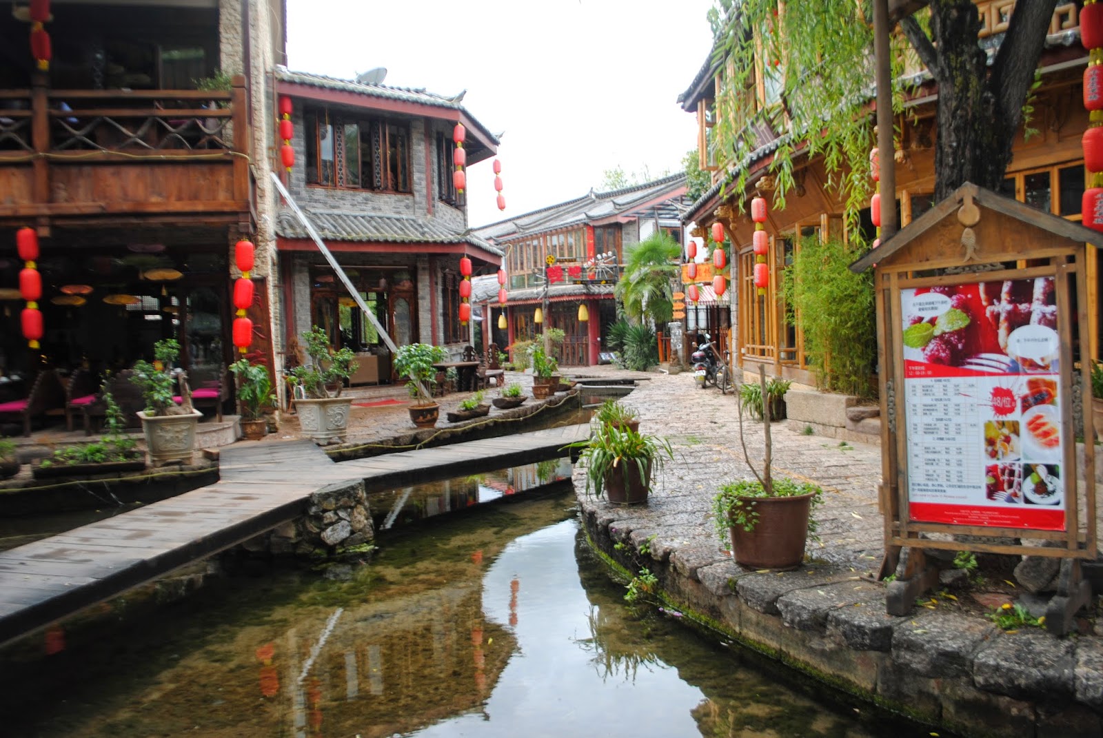 Visiting UNESCO world heritage site, the Lijiang Old Town, Yunnan ...