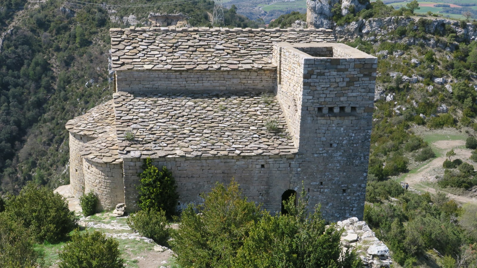 Ruta al Castillo de Samitier, mirador del Sobrarbe – Con botas y mochila