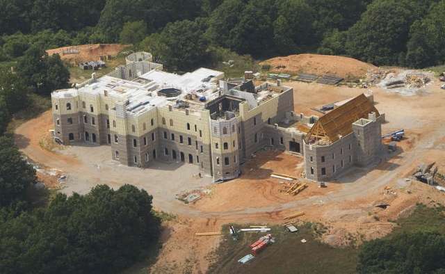 Mansions & More: Update on The Construction of Pensmore, The 70,000 ...