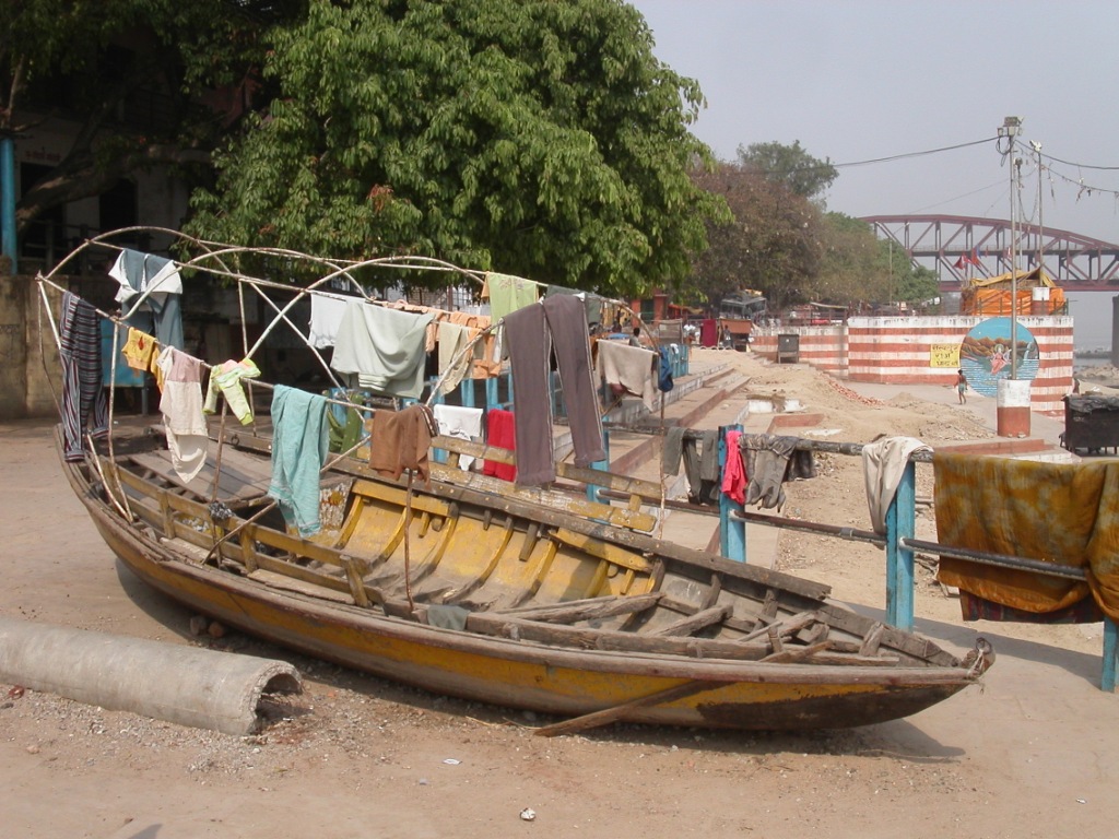 Indigenous Boats: Opposite Ends of India