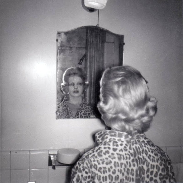 35 Old Snaps Show Women Beautifying in Front of the Mirrors ~ Vintage ...