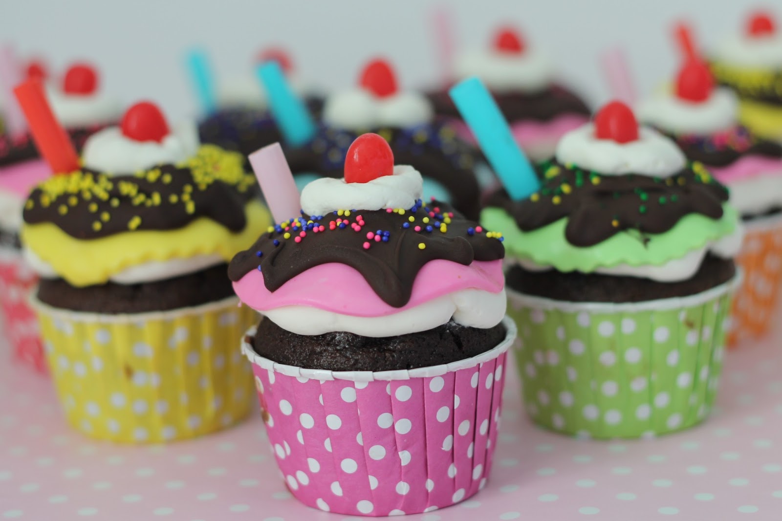 Make me my Cake: SUNDAY CUPCAKES AND POPCORN CUPCAKES