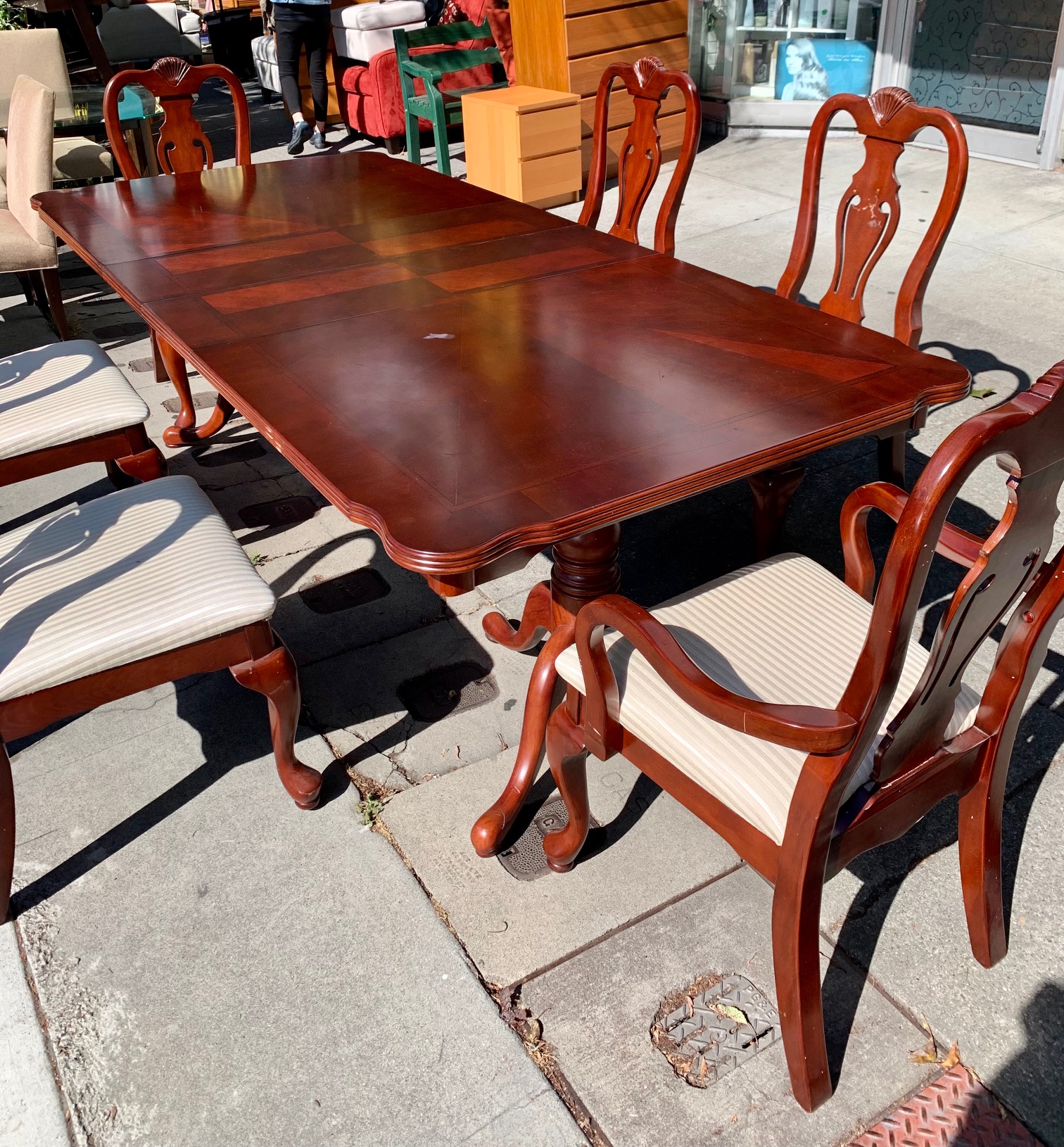 UHURU FURNITURE & COLLECTIBLES: SOLD #105785 Queen Anne Dining Set ...