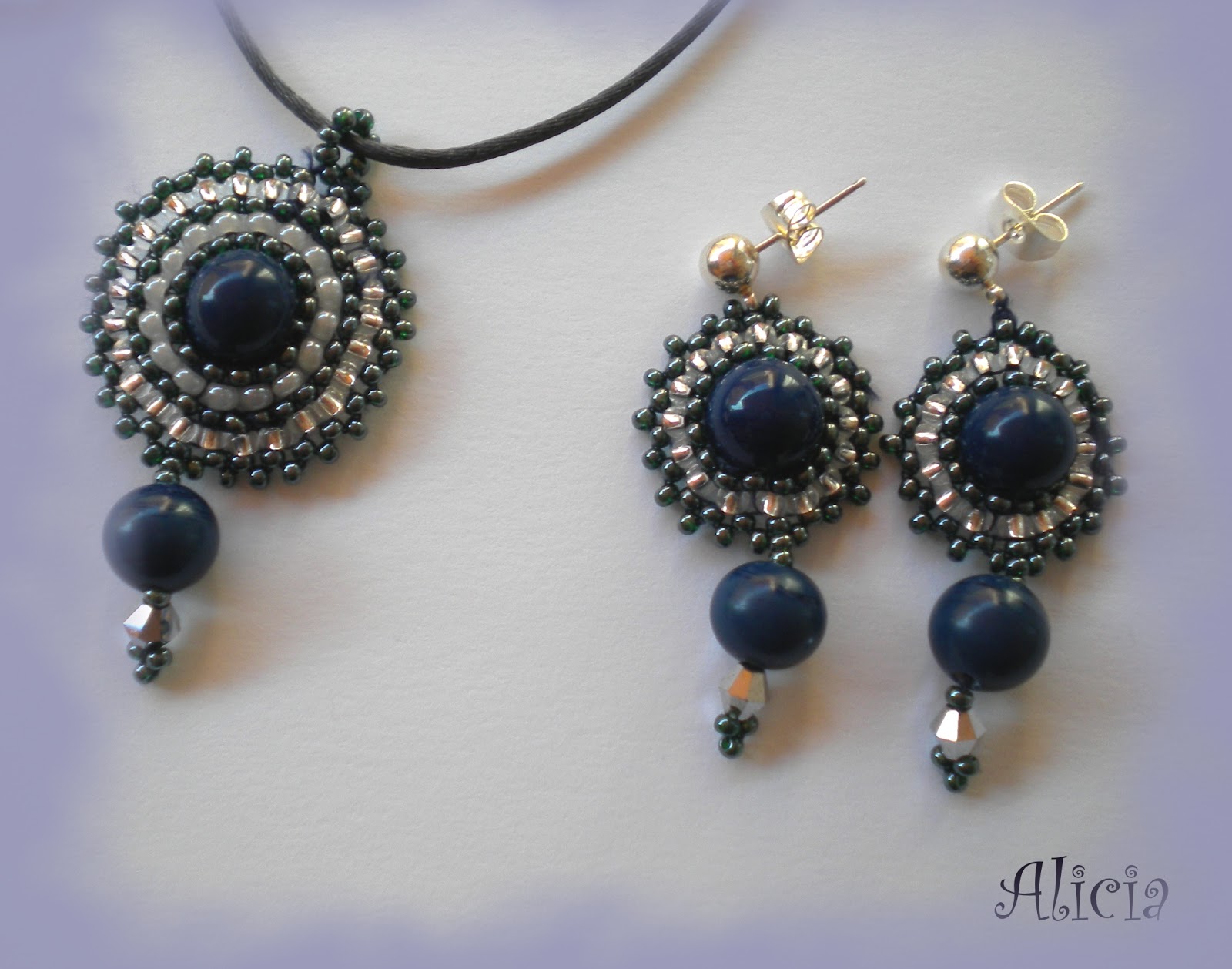 Joyas artesanales Alicia: Conjunto azul marino
