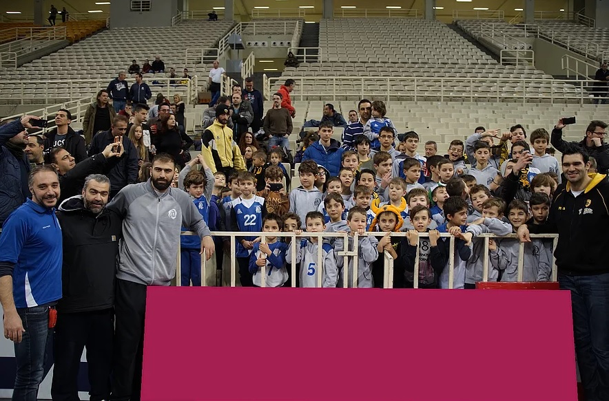 Αδέσμευτη Ενημέρωση Παιανίας: «Πλημμύρισε» το Ο.Α.Κ.Α. με Γλυκανεριωτάκια!