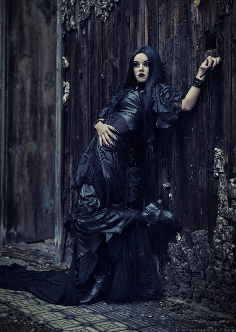 Leather Beauties: "Sheenas in a Goth Gang Now"-Post 10