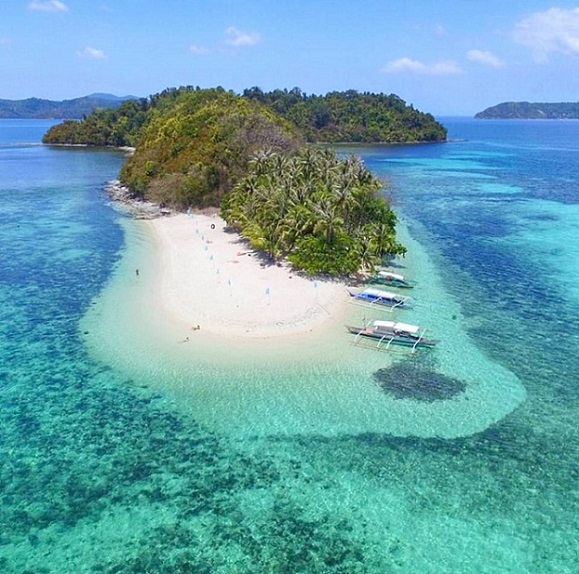 Palawan Place: Inaladelan Island in Palawan