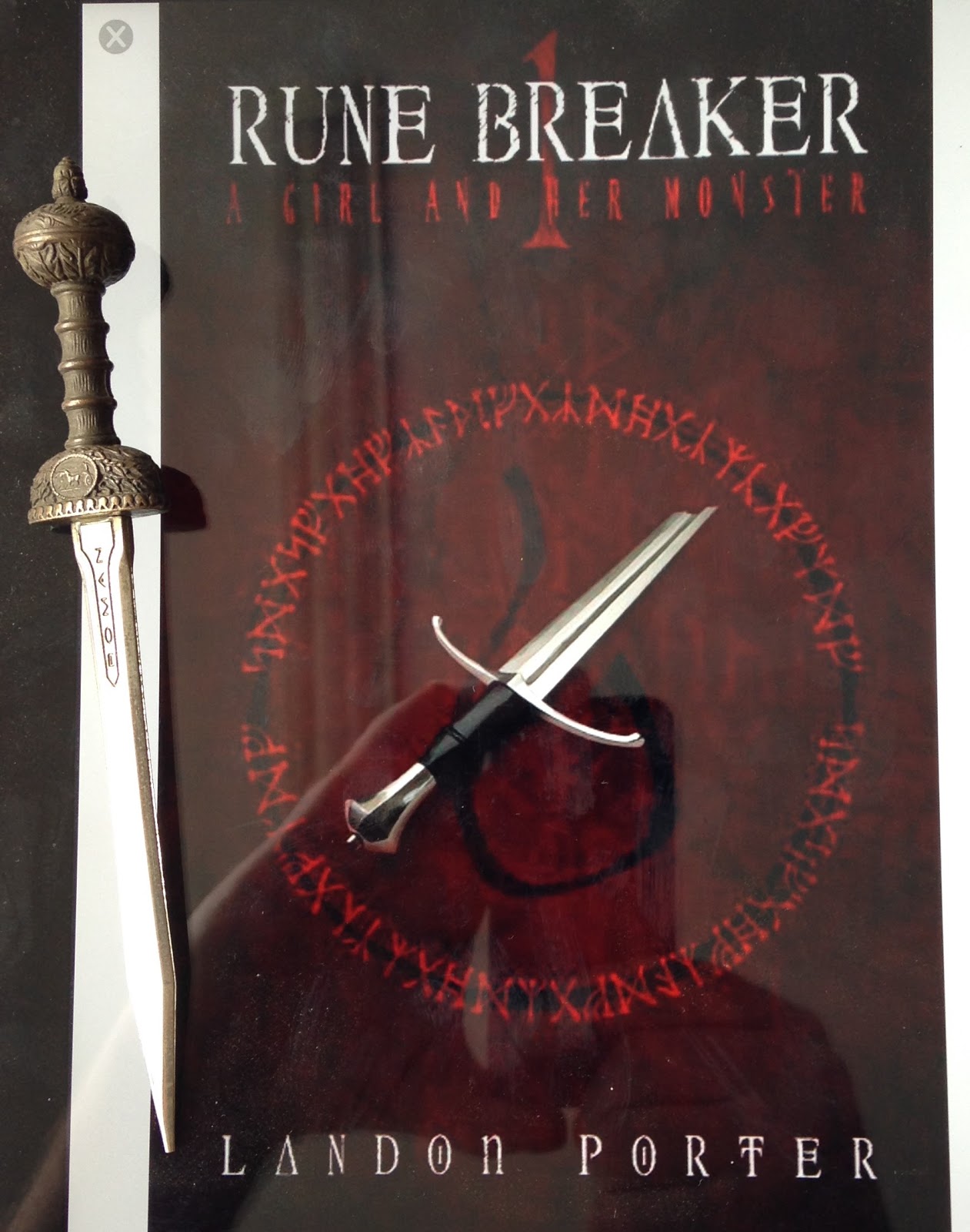 Libros de Olethros: A GIRL AND HER MONSTER. Landon Porter