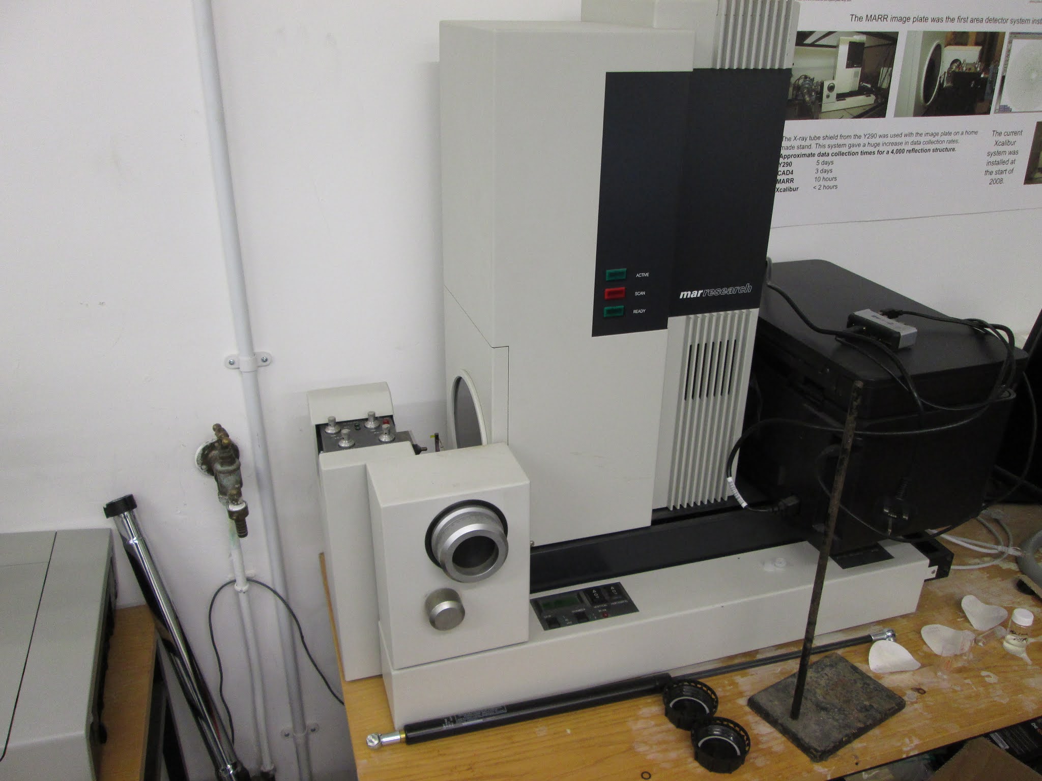 Memorial to Hilger and Watts diffractometers.