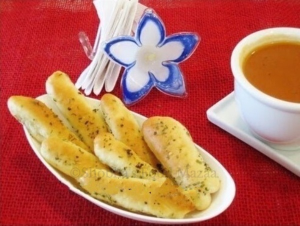 Shobha's Food Mazaa: GARLIC BREAD STICKS / FINGERS