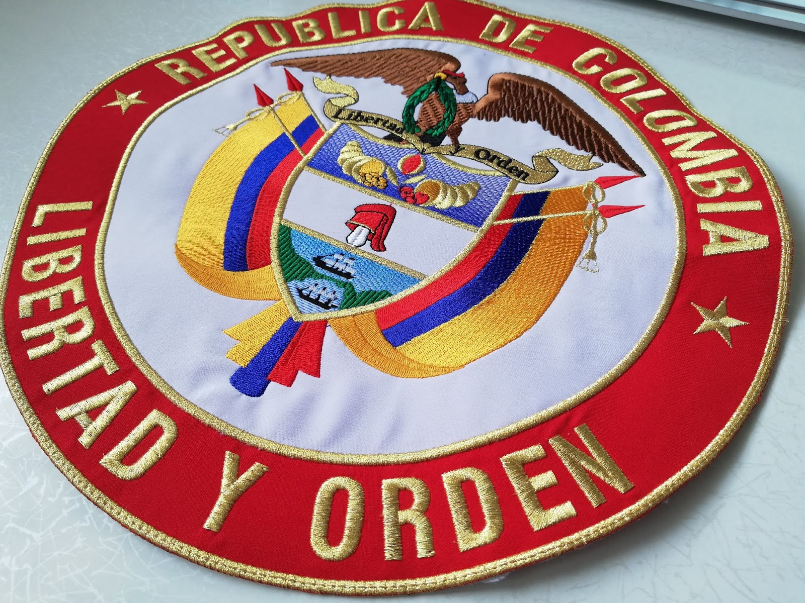 ESCUDO COLOMBIA BORDADO