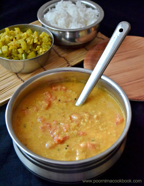 Poornima's Cook Book: Tomato Dhal Kootu / Thakkali Kootu (with moong dhal)