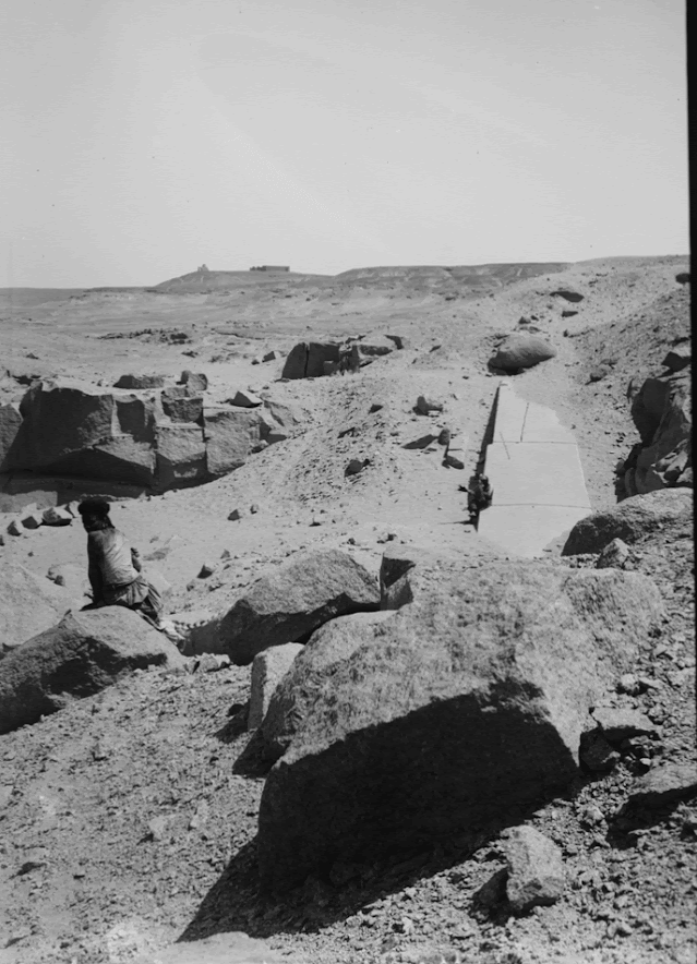 *: Когда был создан Асуанский Обелиск?