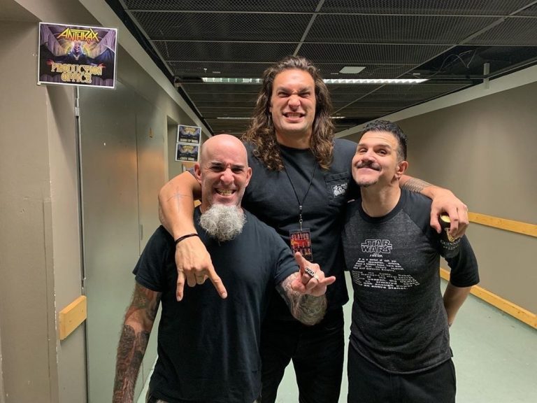 JASON MOMOA tomó lecciones de Screaming con el vocalista de Archspire ...