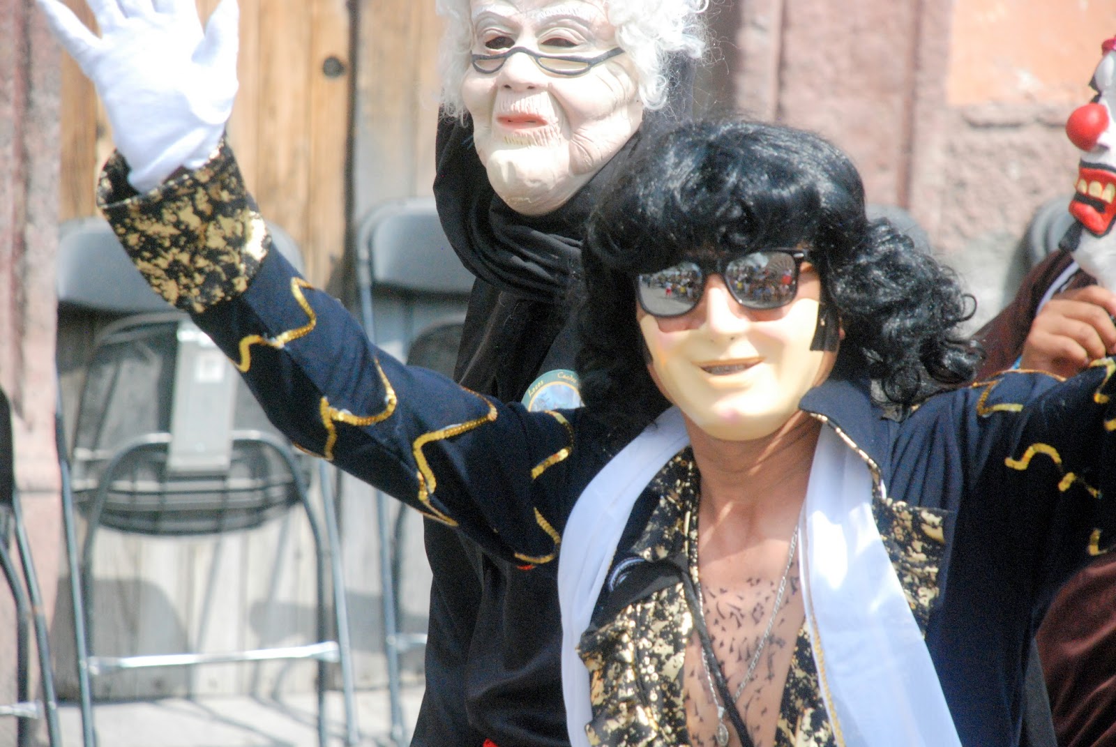 CupCakes and CrabLegs: Dia De Los Locos