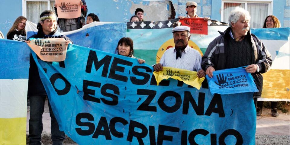 Patagonia Argentina Chubut Comunidades Mapuche Tehuelche Repudian El
