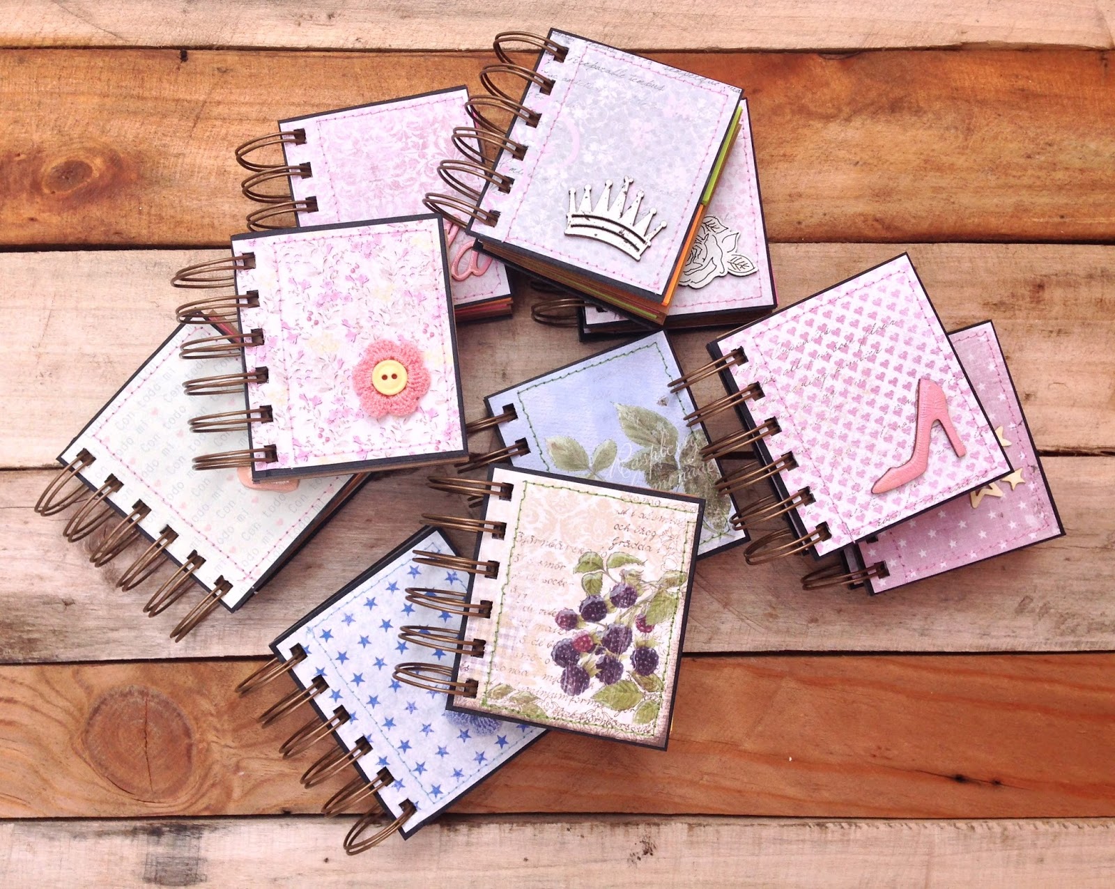 MINI LIBRETAS PORTA POST-ITS - MI MUNDO SCRAP