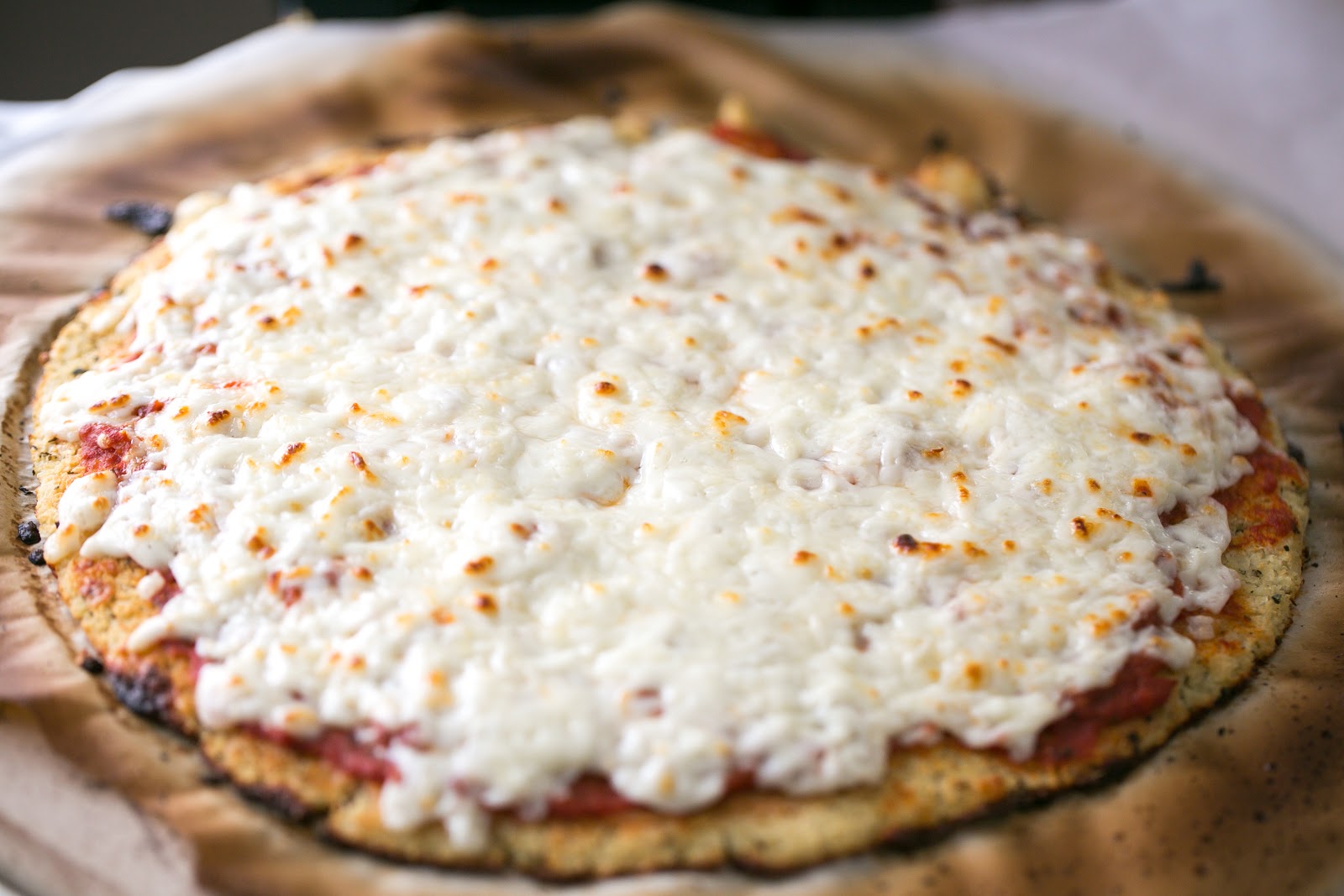 Delicious Reads: Delicious Dish : Best (Gluten Free!) Cauliflower Pizza ...