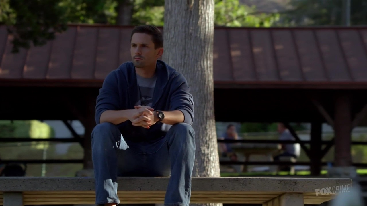 ausCAPS: Evan Holtzman shirtless in Criminal Minds 10-06 "If The Shoe Fits"