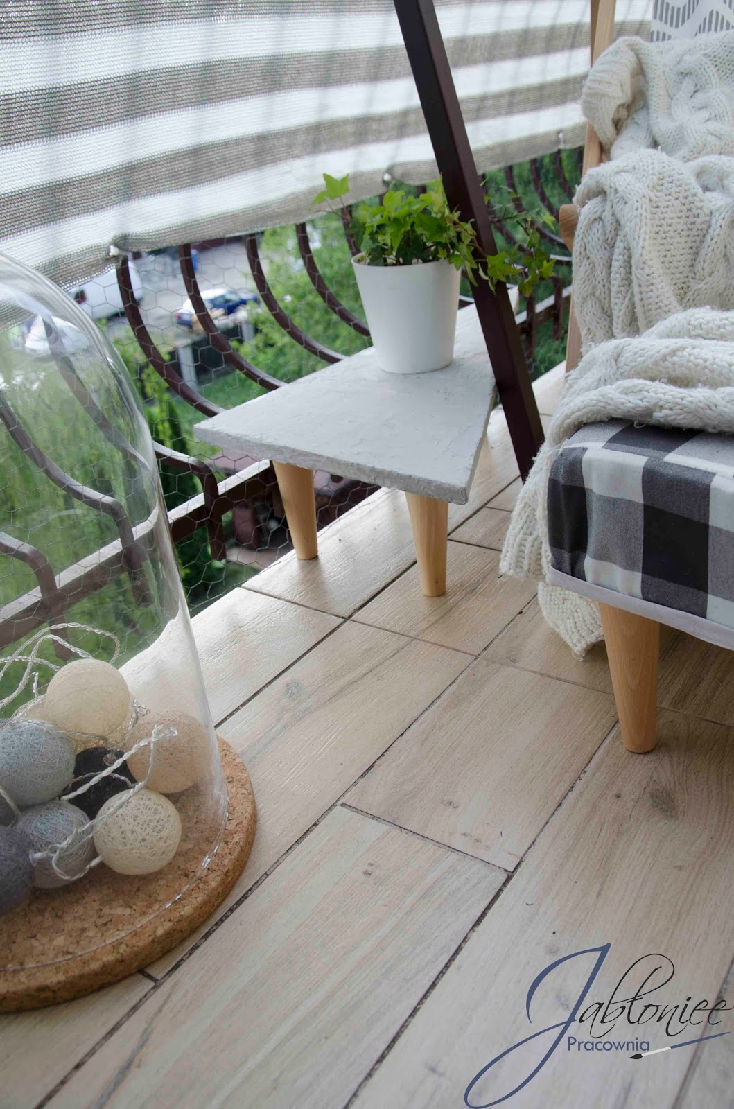 DIY - stolik na balkon i metamorfoza szafki, czyli beton w natarciu