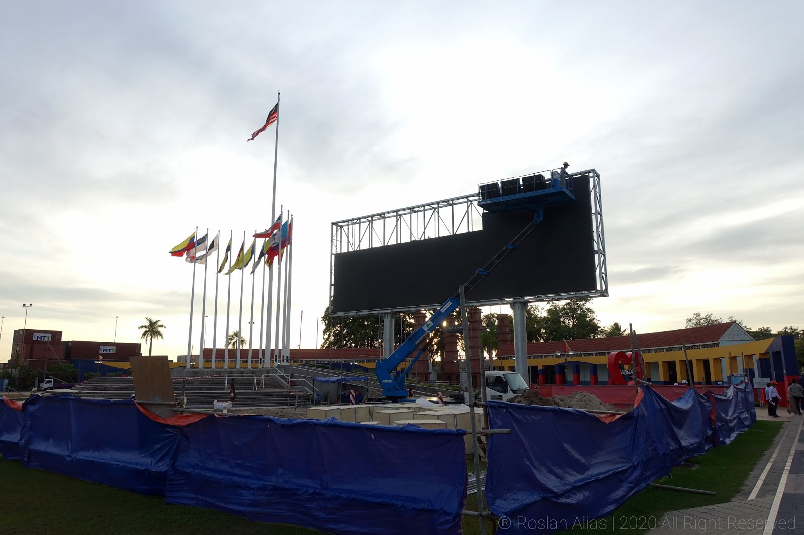 LED Skrin besar di Dataran Labuan