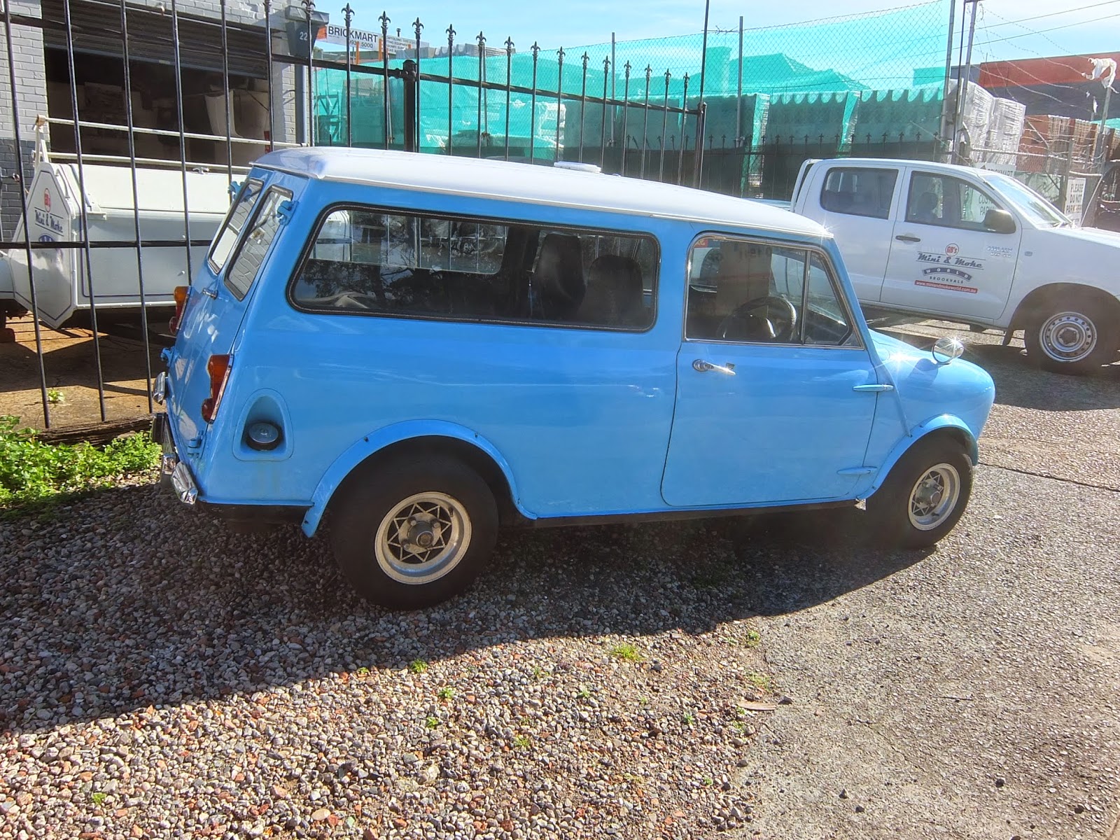 Aussie Old Parked Cars: 1965 Morris Mini Van