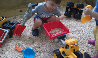 10 Ways to Use Rocks: Kid's Co-op ~ Reading Confetti