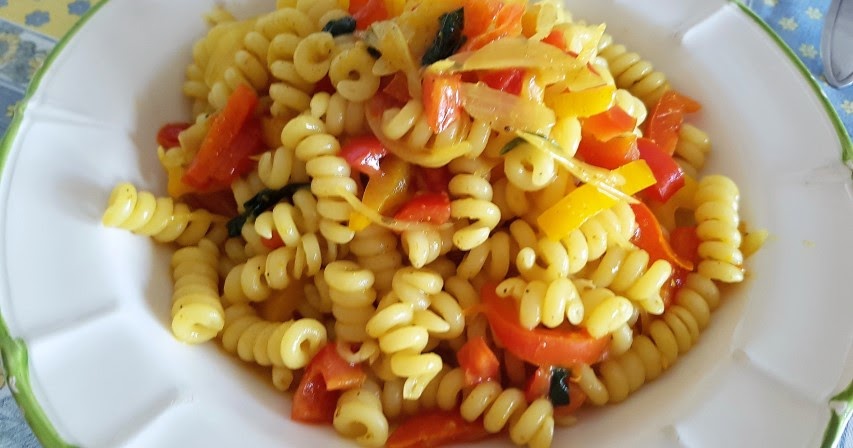 Fusilli bucati corti ai peperoni