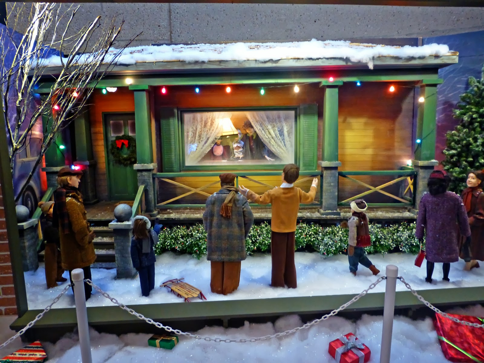 Theresa's Mixed Nuts: Visiting A Christmas Story Window Displays!