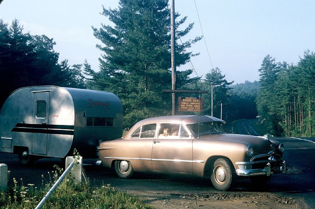 Trailer Life: 28 Cool Pics That Capture People With Their Mobile Homes ...