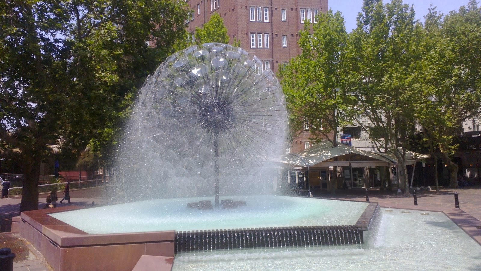 Witchwae Returns to Big Island: Kings Cross fountain