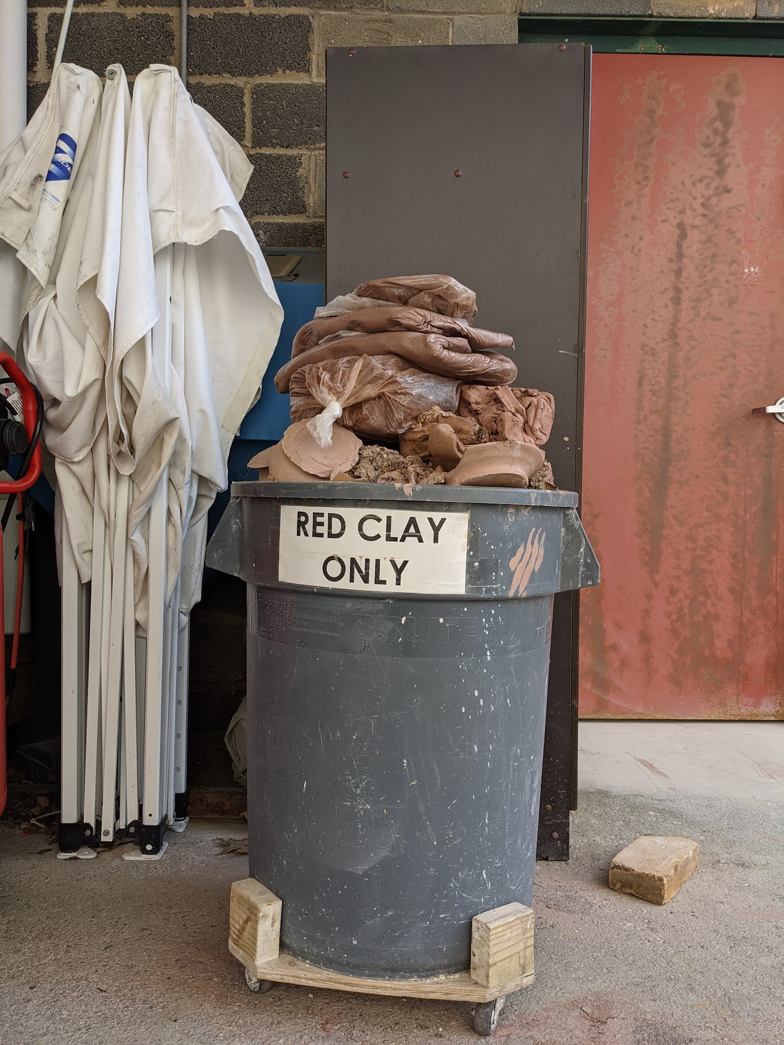 Free clay reclaim at Odyssey ClayWorks in Asheville