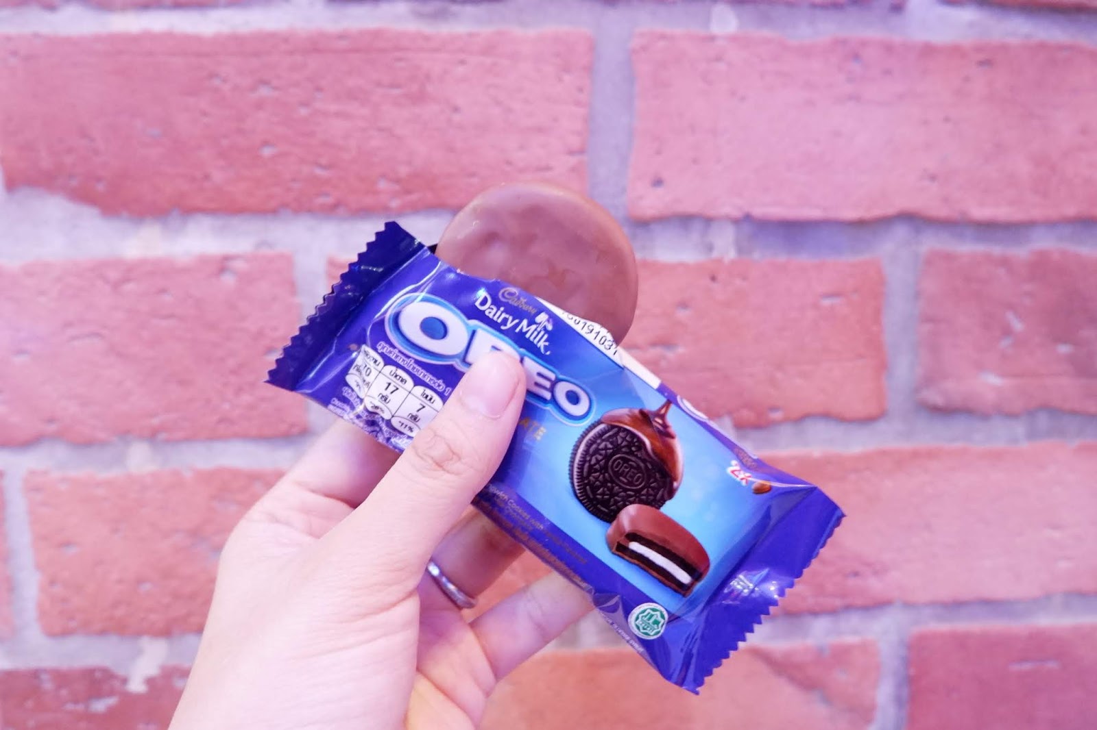 Sara Wanderlust: Oreo launches Chocolate Coated Oreo's ft. Cadbury!