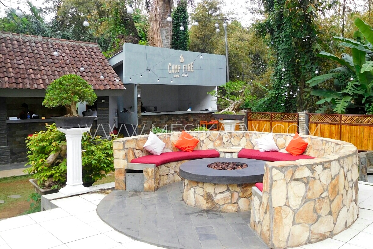 Kafe Unik Dengan Dekorasi Batu Alam - JUAL BATU ALAM TERLENGKAP DIJAKARTA