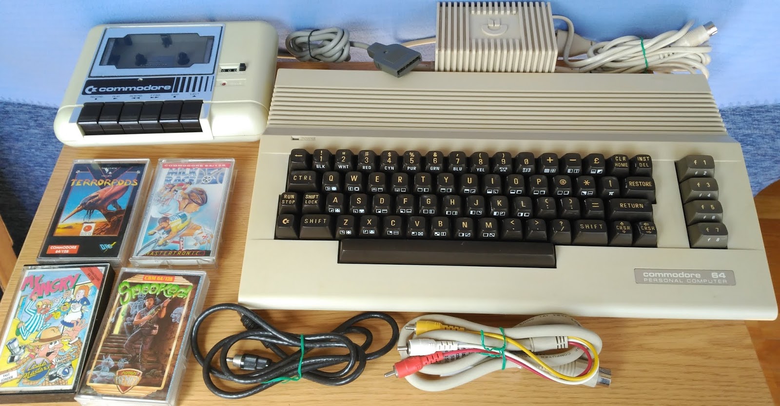 Retro Ordenadores Orty: Commodore 64C (1988) (Placa base de nuevo ...