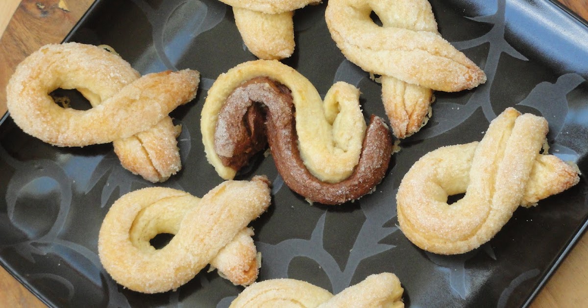 A Peek into My Kitchen: Torcettini - Twisted Italian Sugar Cookies (We ...