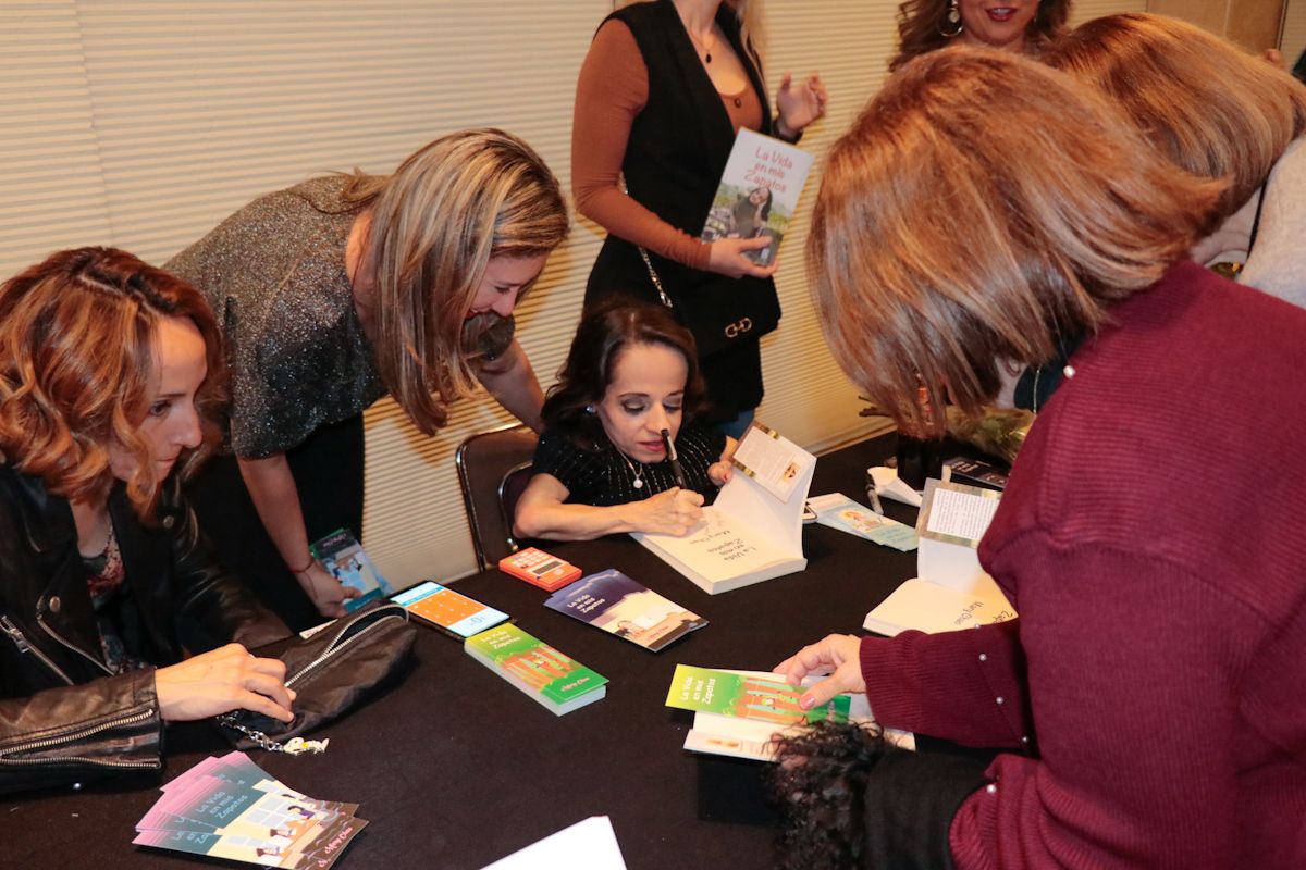 Mary Chao presentó su biografía “La vida en mis zapatos”