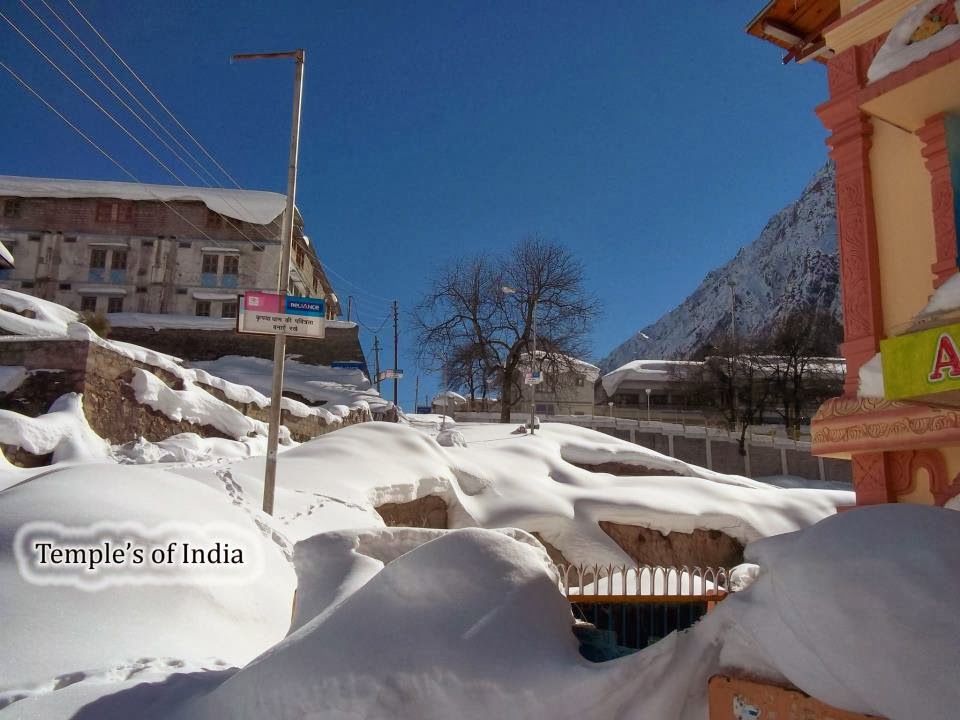 Devaayathana: BADRINATH Temple in Winter Season