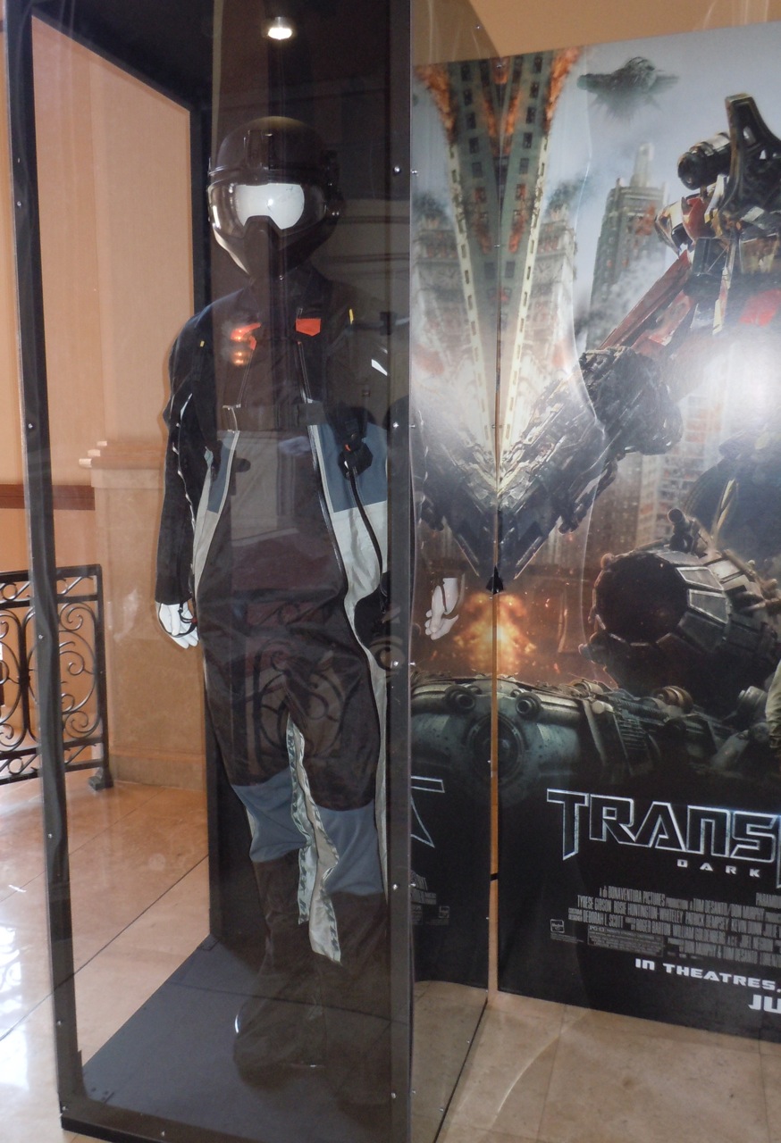 Hollywood Movie Costumes and Props: Original Transformers Dark of the ...
