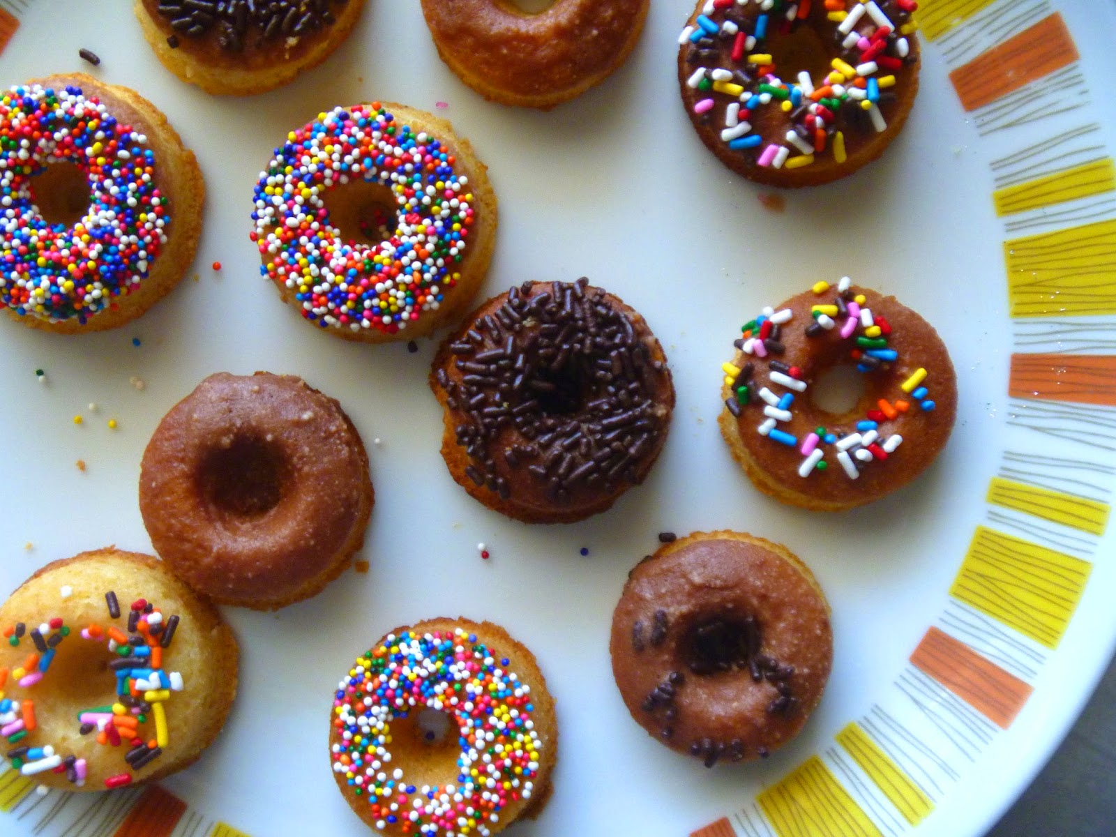 ...Yummy...: Baked Mini Donuts