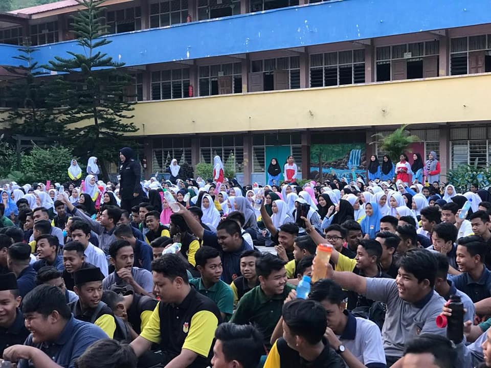 SMK SERI SEPANG: KEMPEN JOM MINUM AIR KOSONG H2O