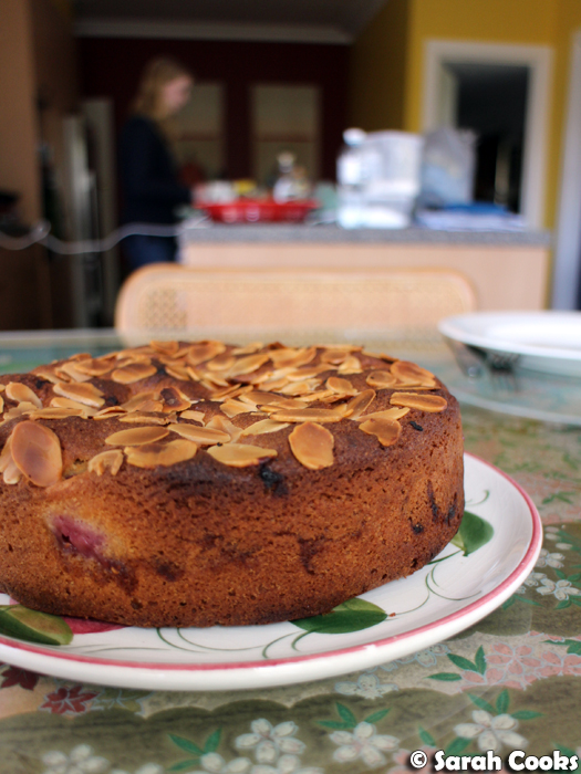 Sarah Cooks: Raspberry Bakewell Cake