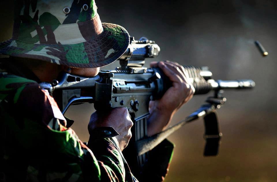 SS1 V1, TNI AL Jebol Rompi Antipeluru Marinir AS - HirukPikuk