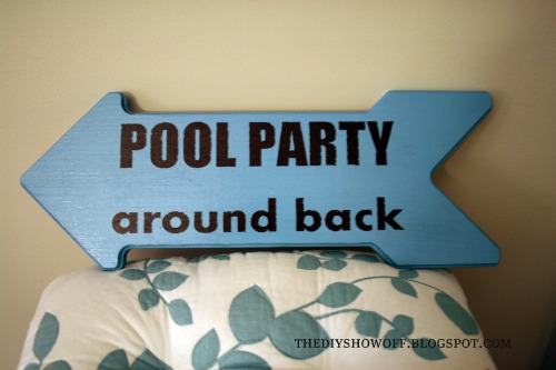 Outdoor DIY Signs for the Pool - DIY Show Off ™ - DIY Decorating and ...